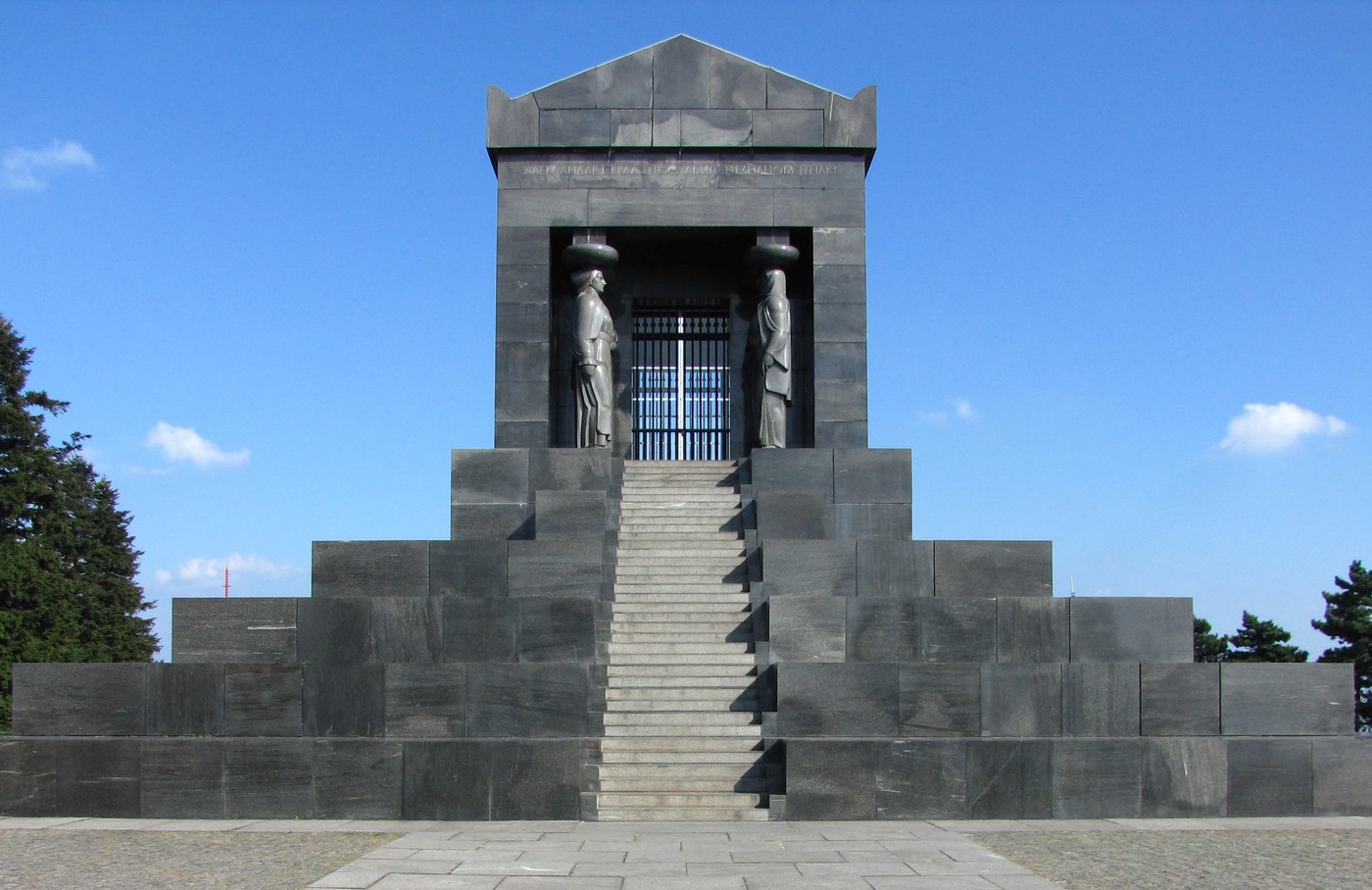 Misteriozna arhitektura na Avali koju je Tito krišom obilazio noću – Gradnja