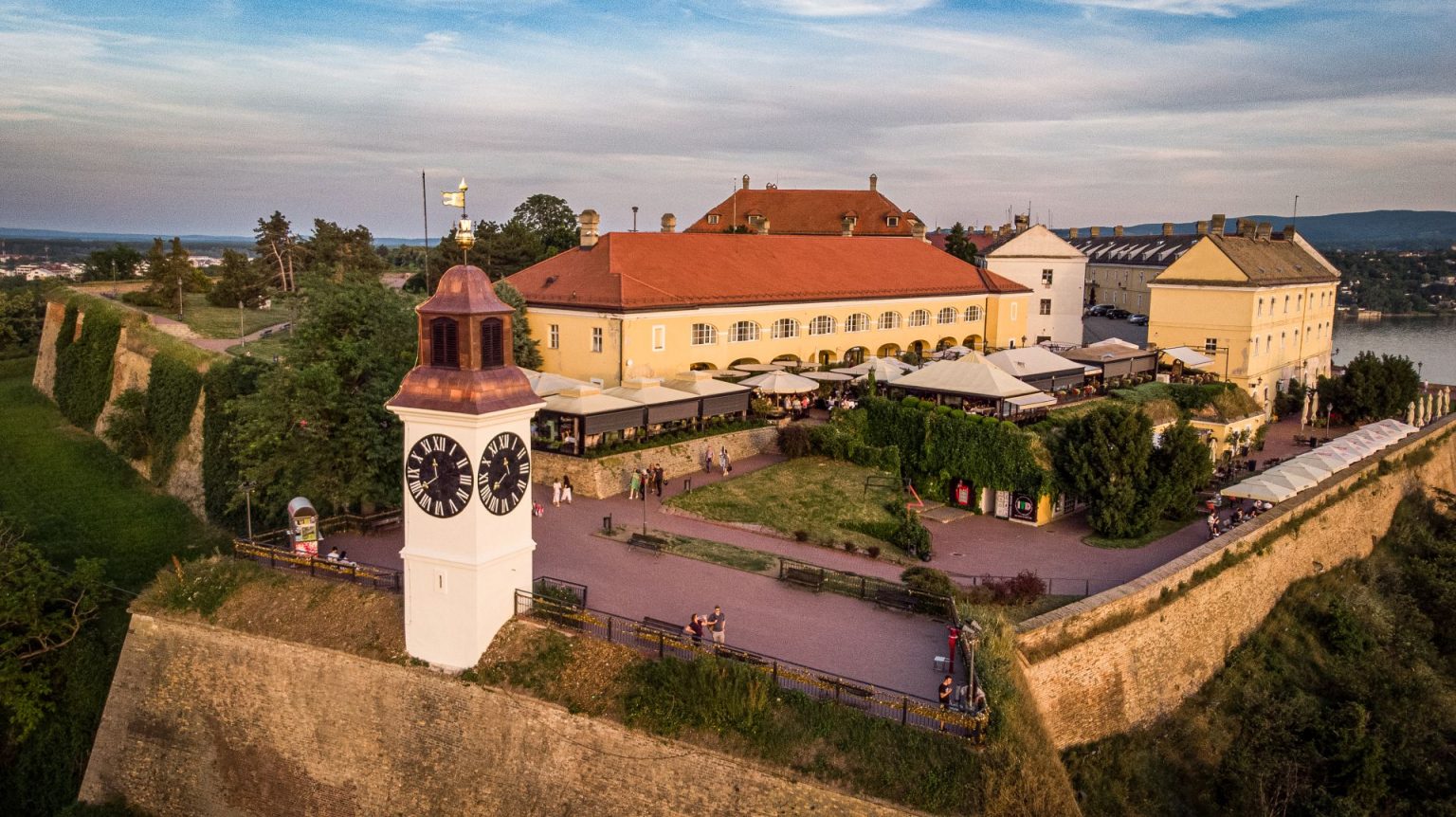 Petrovaradinska tvrđava: Spoj inženjerskog umeća, istorije i legendi ...
